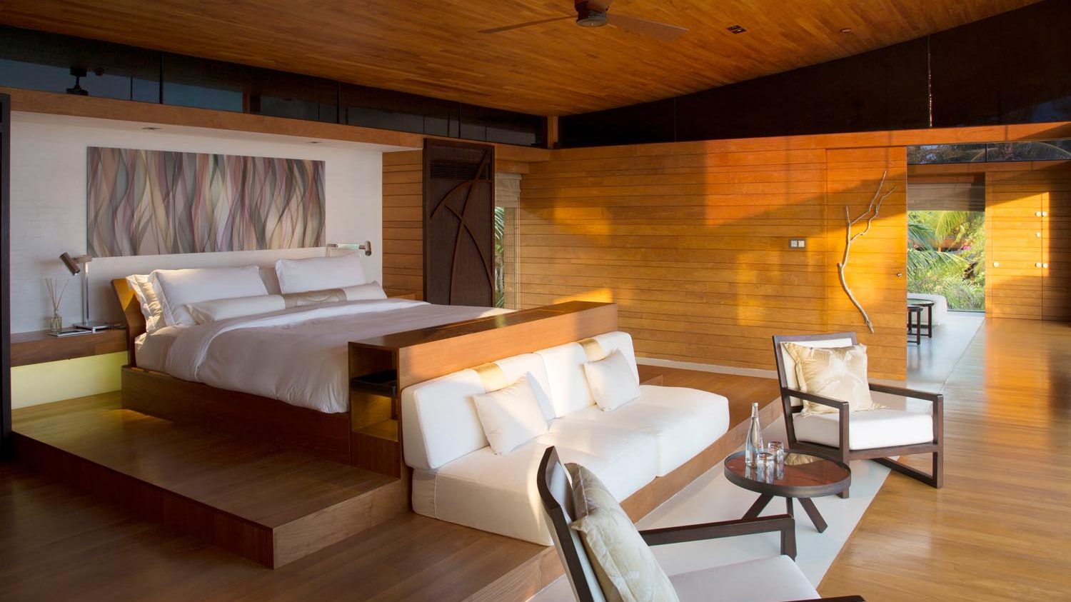 Coco Privé - PREMIUM BUSINESS TRAVEL