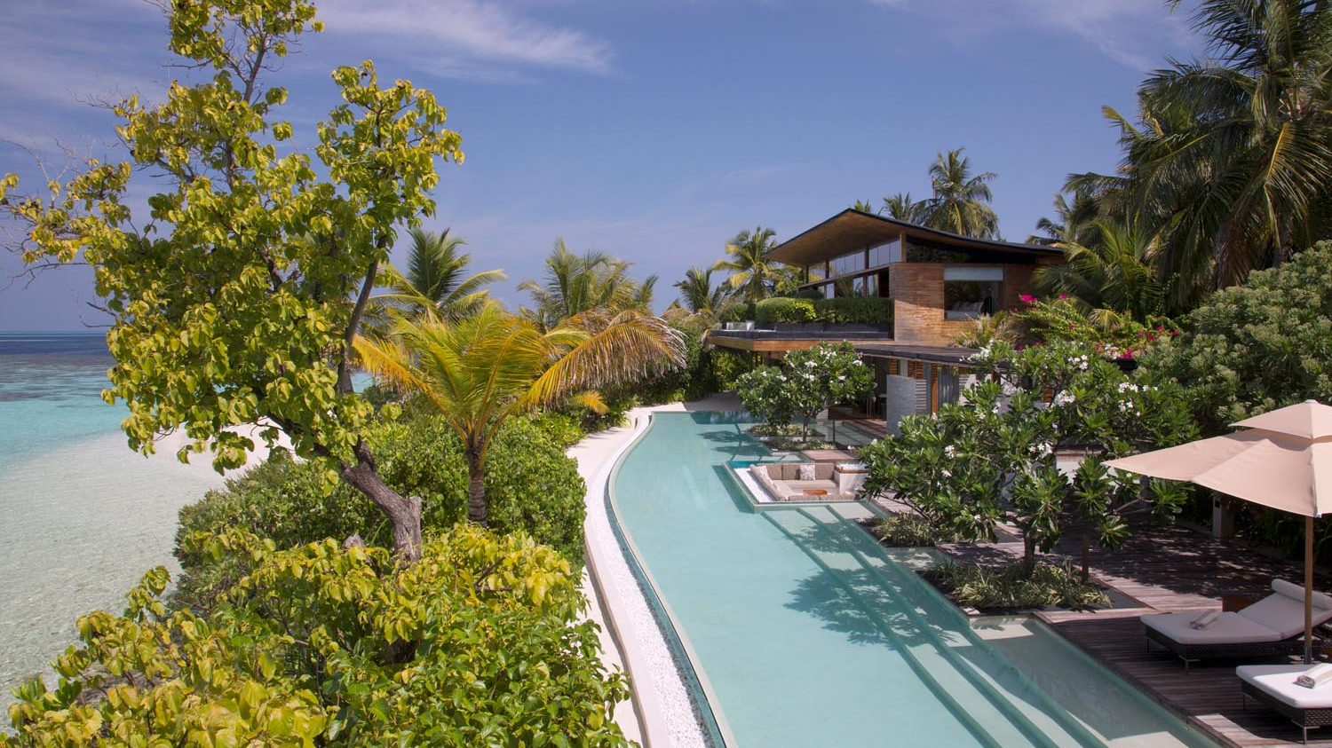 Coco Privé - PREMIUM BUSINESS TRAVEL